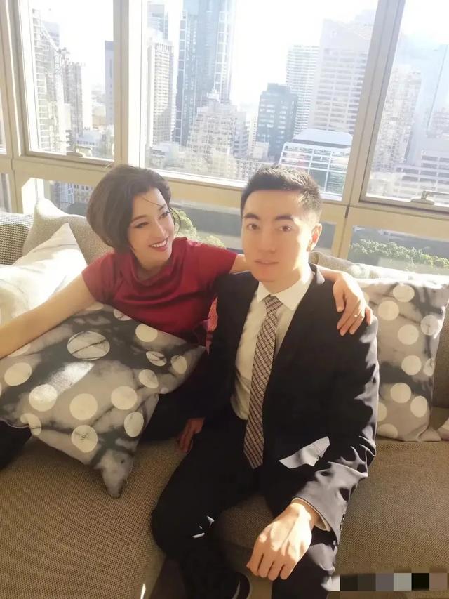 Genes are so powerful!Liu Xiaoqing and her younger sister are both over ...