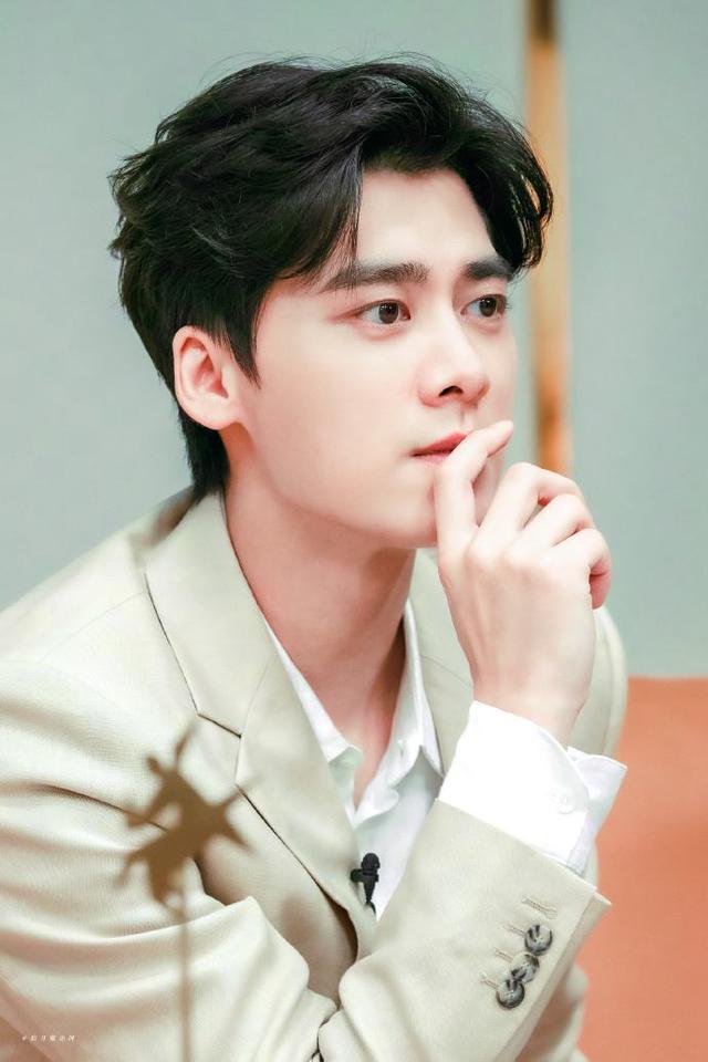 Li Yifeng was brought to the forefront because of Ma Sichun's illegal driving incident, and he ...