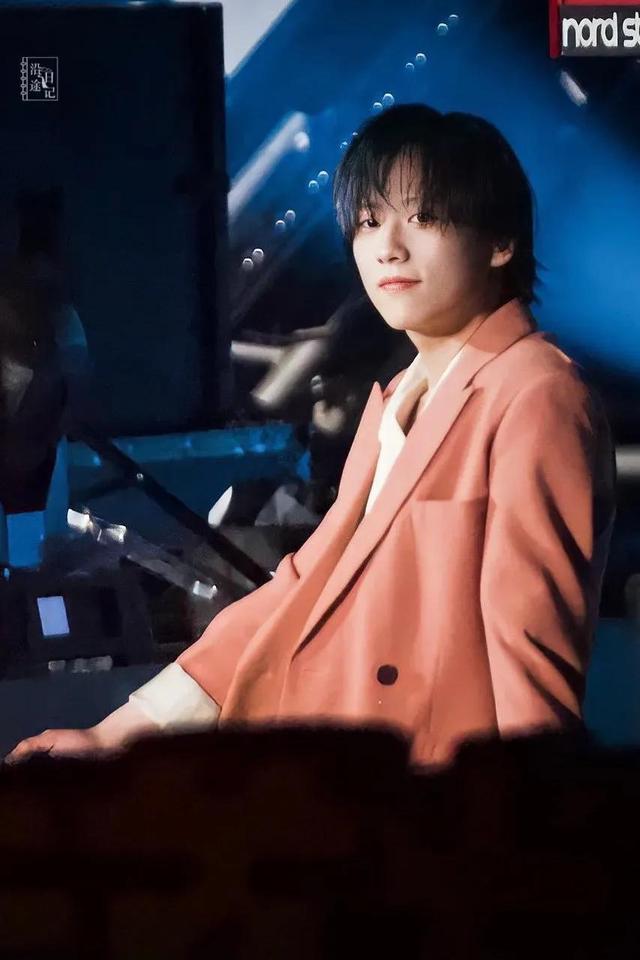 The outside world speculates about Li Runqi's relationship status, but ...