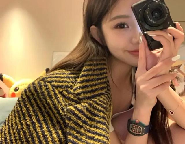 Shen Jie broke up with Wang Sicong, what did she get this year, a watch alone is worth millions ...