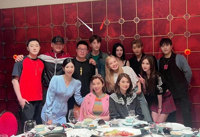 Hong Xin made her first appearance after the divorce turmoil, took her ...