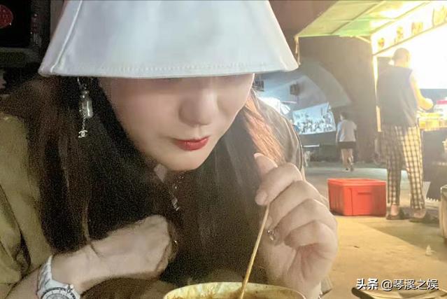 44-year-old singer Tan Jing: Married a scientist husband, gave birth to ...