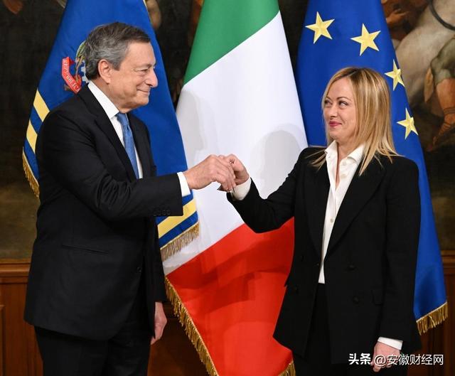 New Italian PM meets Macron the day after his inauguration - iMedia