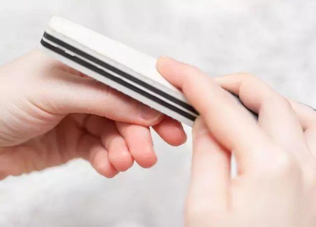 Should the barbs grow on the hands be torn off or cut off?These few ...