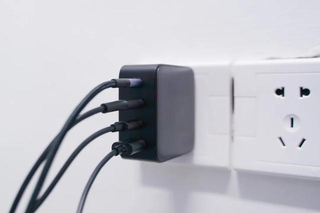 Pioneered multi-port fast charging technology, shipped hundreds of ...