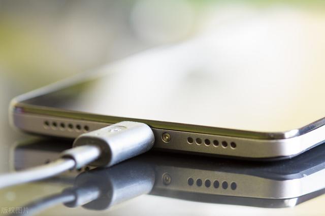 Charge the phone to 100% and then unplug it?Turns out it's all done ...