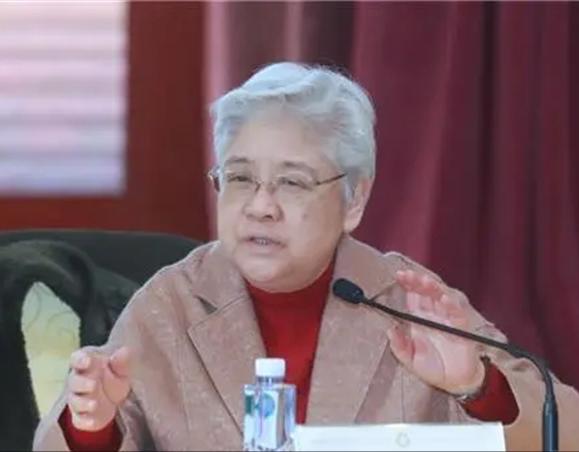 She is a leader in China's translation industry. She was praised by ...
