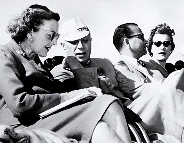 Nehru's affair with Mrs. Mountbatten, Nehru's secretary: They once ...
