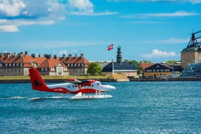 Technological Progress in Denmark in 1700: Ole Romer and the Discovery ...