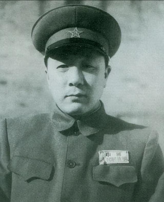 Chen Zhengxiang's column has two brigades, the brigade commanders are ...