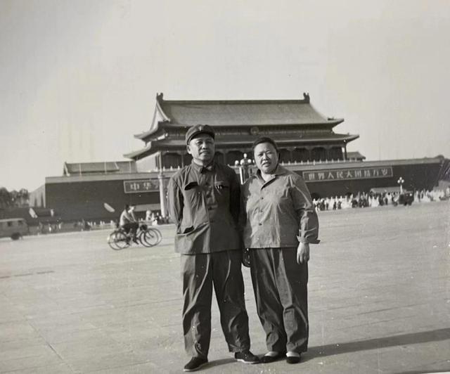 Bombing the bunker, breaking the fortifications, attacking the city and ...