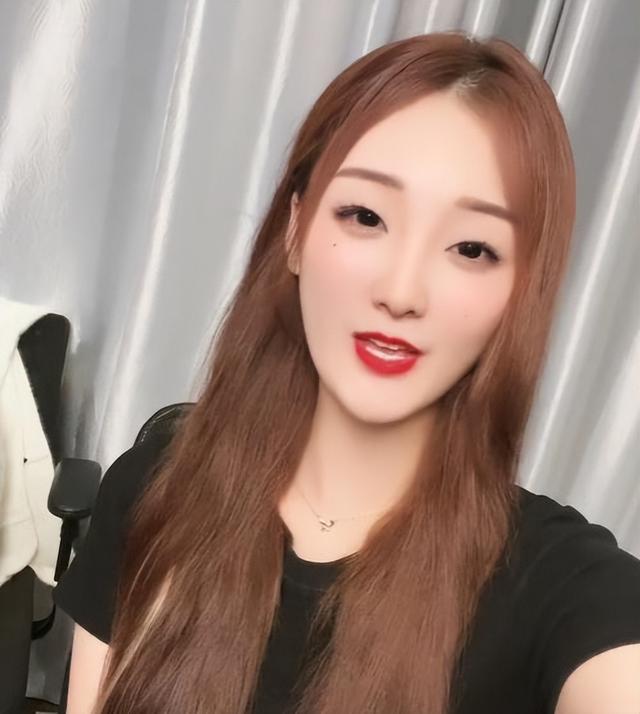 Chen Yanan posted that don't mention the past, his eyes are red and ...