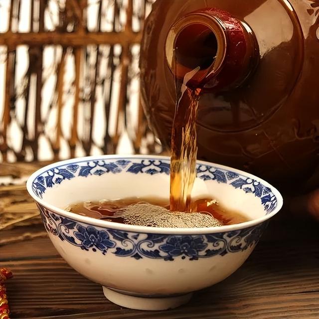 Why are the "Daughter Red and Huadiao Wine" commonly seen in costume ...