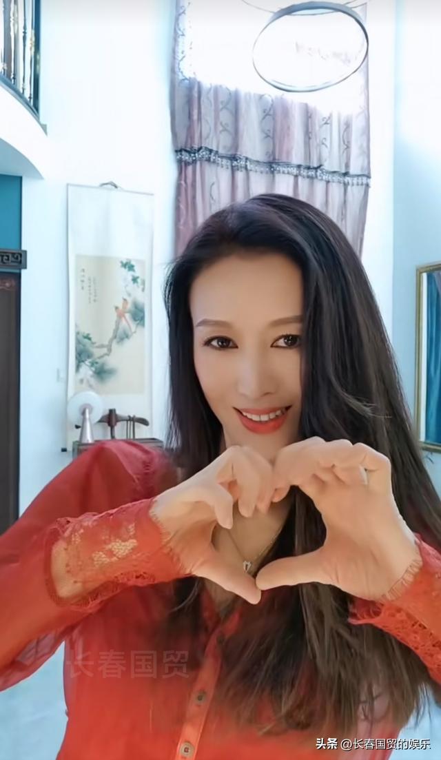 [Water Margin] Hu Sanniang's recent photos were exposed, she still ...