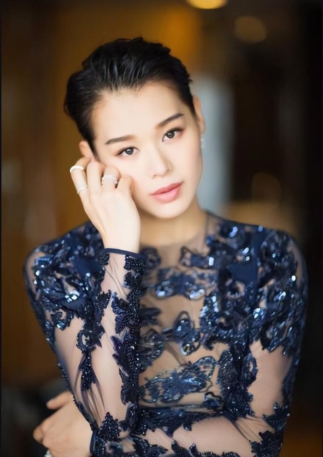 Are celebrities really beautiful in real life? - iMedia