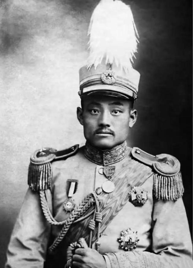 Documentary on the assassination of the traitor Zhang Jingyao by the military - iMedia