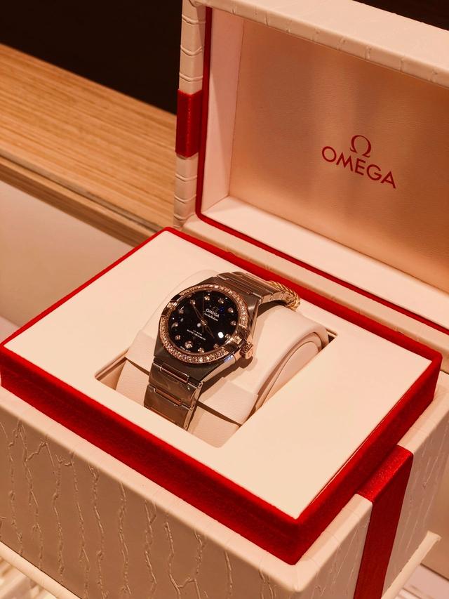 OMEGA Manhattan couple watch - iMedia