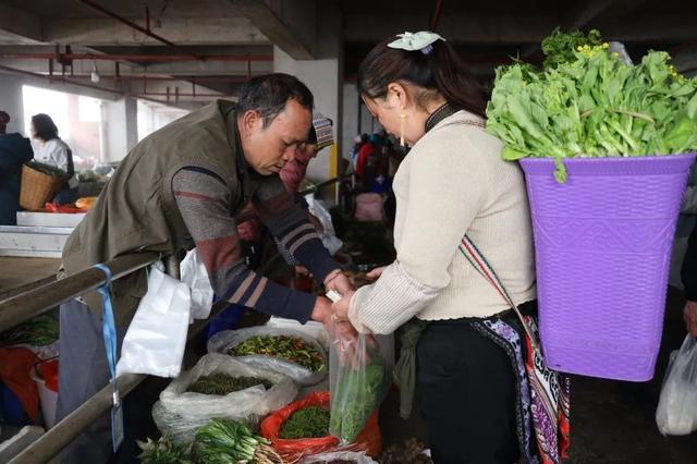 Yuanyang people "eat" spring into their stomachs with the mountains as ...