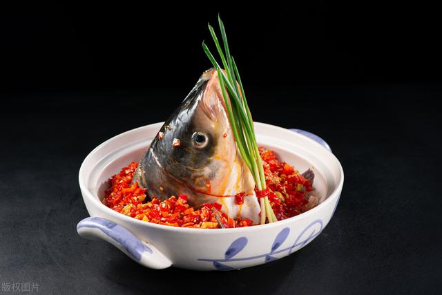 Hunan specialty food: fish head with chopped pepper, rich in taste and ...