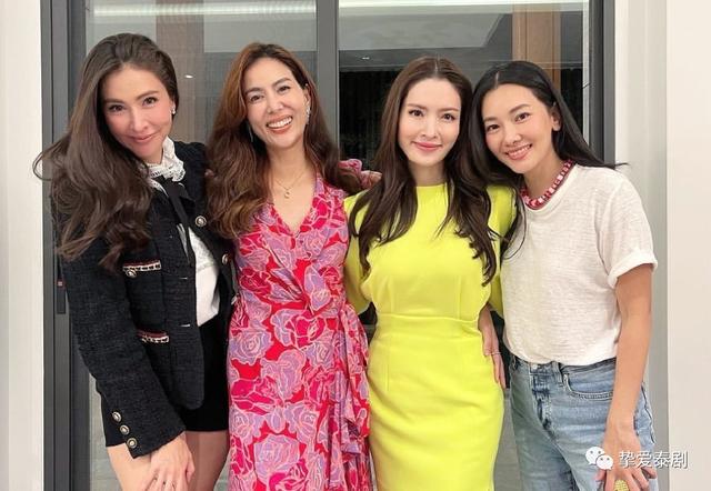 超一線泰星公開曬合照，AumP、Noon、Aff等泰劇女神齊聚，誰贏了 - 頭條匯