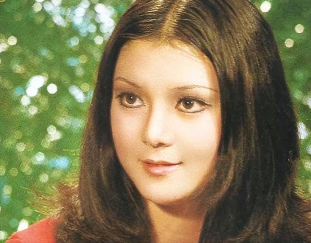 Xie Lingling: She became famous with "Wanjun" and became a wealthy ...