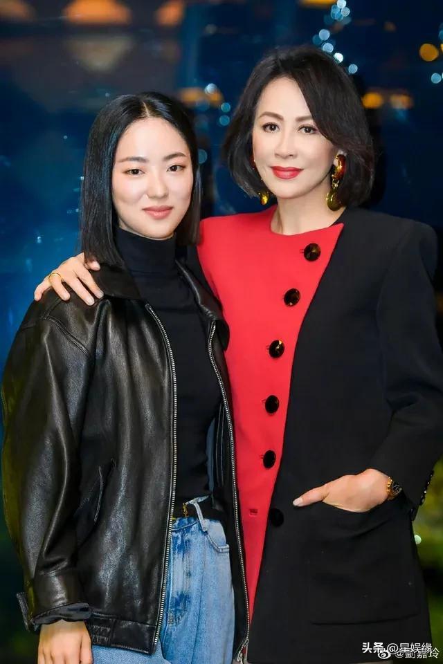Carina Lau accompanies Tony Leung to attend the film festival dinner ...