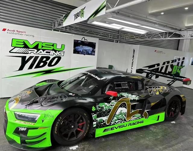 New photo of Wang Yibo's racing car - iMedia