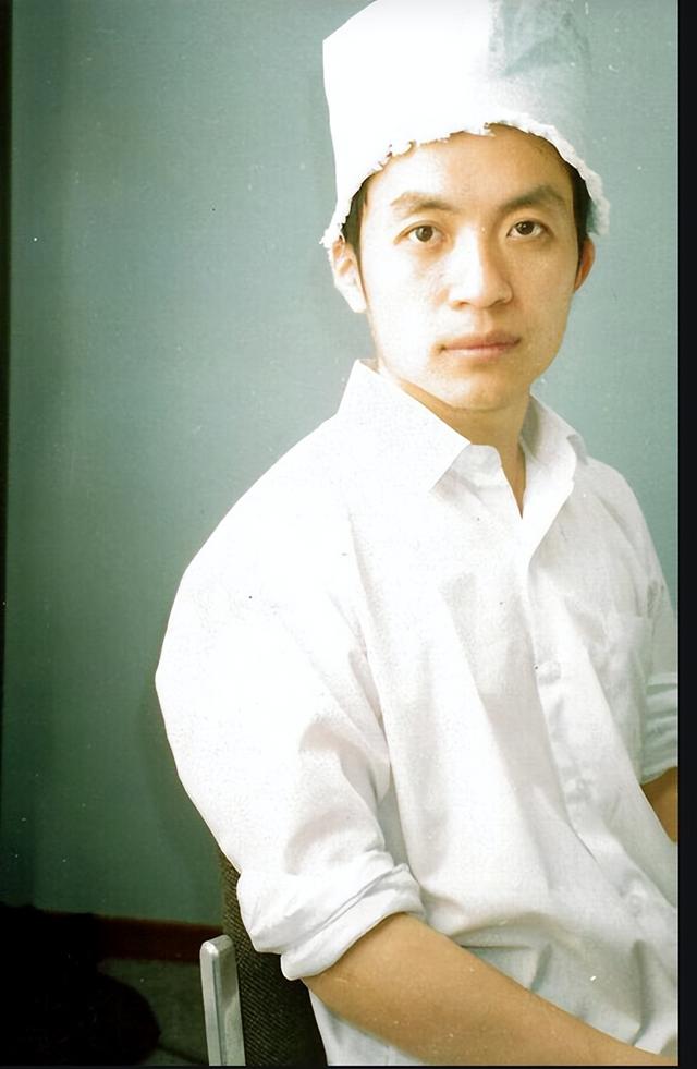 Gu Cheng: Modern Chinese uses dirty RMB, I want to wash it - iMedia