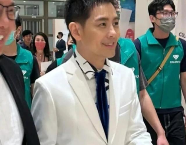 Jimmy Lin's recent photos were exposed. He recovered very well after ...