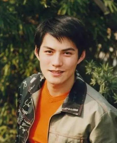 Yan Yikuan: Entering the entertainment industry by accident, he got a ...