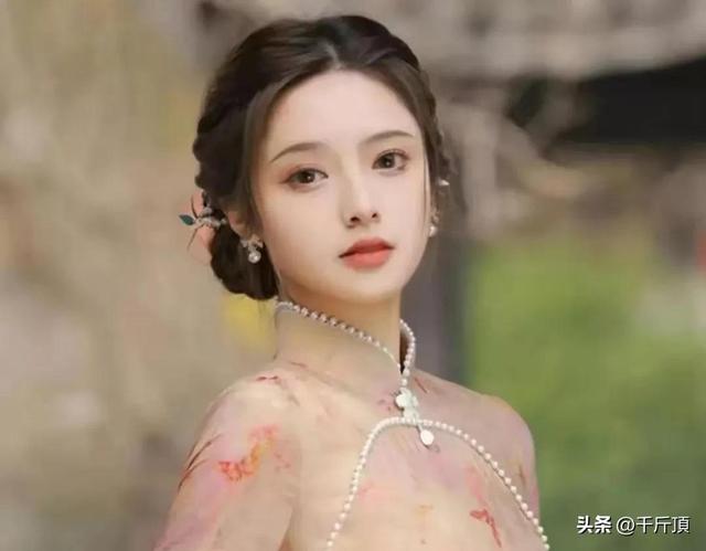 Mengyan climbed to the Moon Tower, Acacia is intoxicated and tender ...