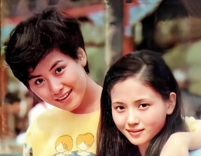 Xia Jing: She disguised herself as a man and starred in Jia Baoyu, but quit the entertainment ...