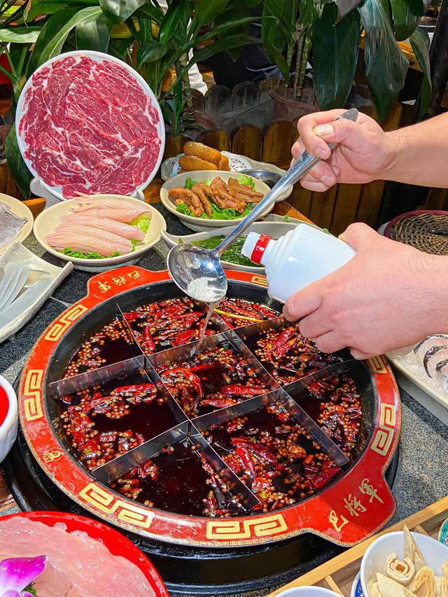 A century-old intangible cultural heritage hot pot with real materials ...