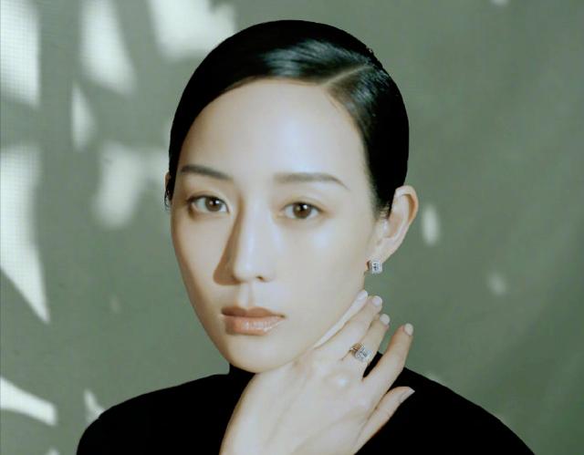 11.21 Picture: Cheng Yi, Gong Jun, Yang Zi, Zhou Dongyu, Li Bingbing, Zhang Junning, Liu Yuxin ...