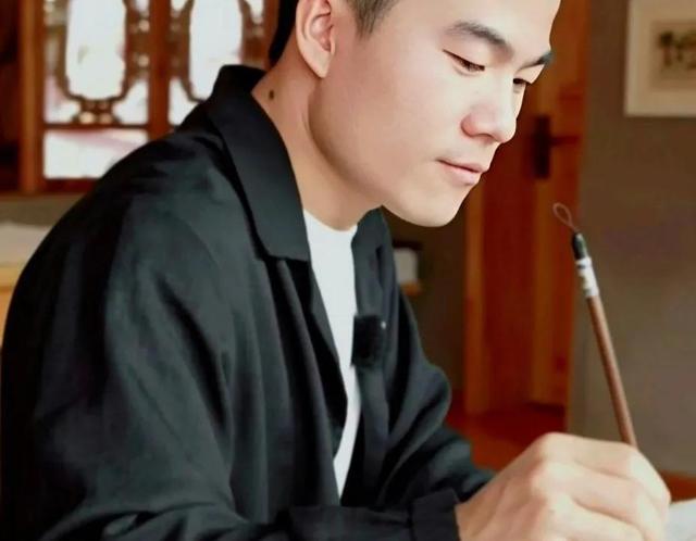 Dong Yuhui calmly faced the mysterious operation, and wrote about the ...