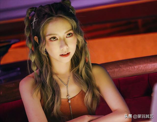 Deng Ziqi changed her name to Gloria?What is the cost of star ...