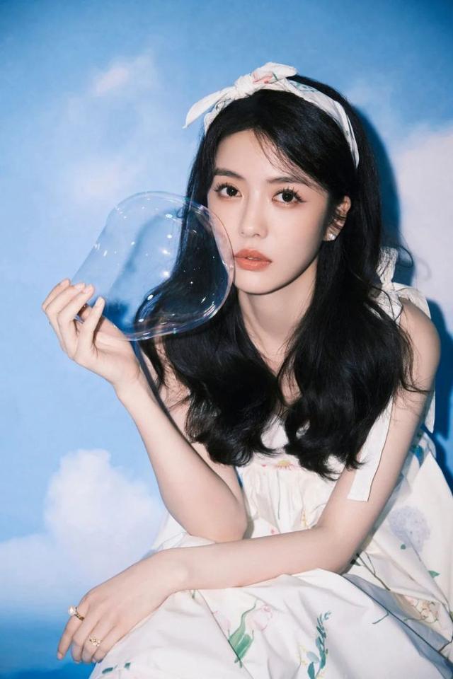 Cai Wenjing became popular, her boyfriend became jealous, and CP fans ...