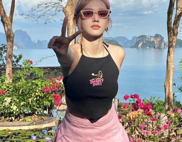 Photos of Cheng Xiao's swimsuit were exposed, netizens: Convinced! - iMedia