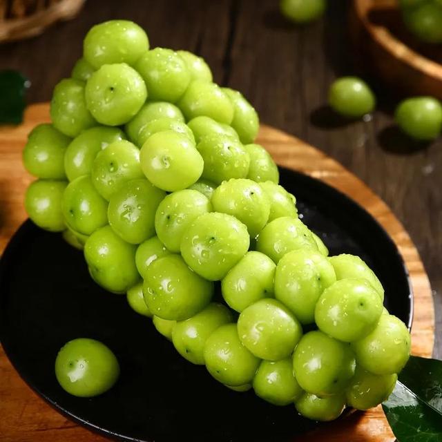 Thoughts on a Bunch of Sunshine Rose Grapes - iMedia