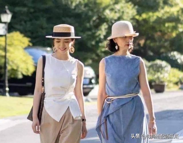 Women should wear less leggings and sneakers when they are old! Look ...