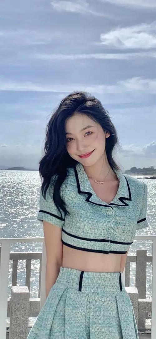 Yi Mengling: Known as the Goddess of Pure Desire - iMedia