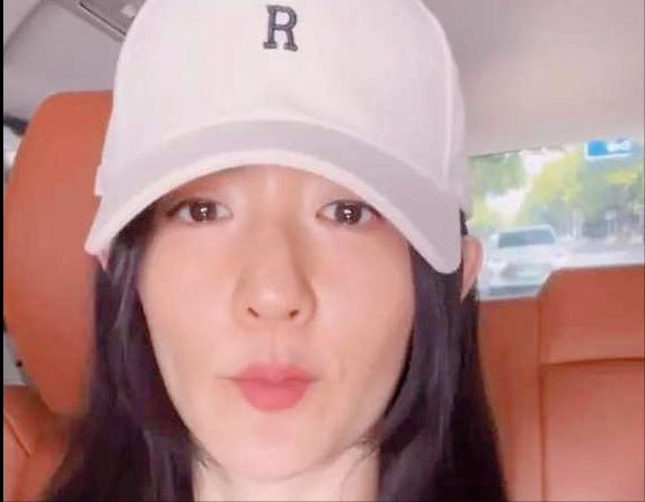 More and more masculine!41-year-old Xie Na revealed a recent photo ...