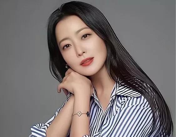 Share pictures - Korean goddess Kim Hee Sun - iMedia