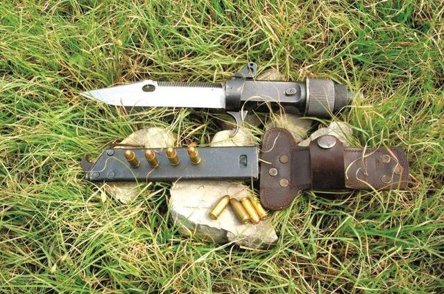 Rare cold weapon on the battlefield: the dagger gun invented by the ...