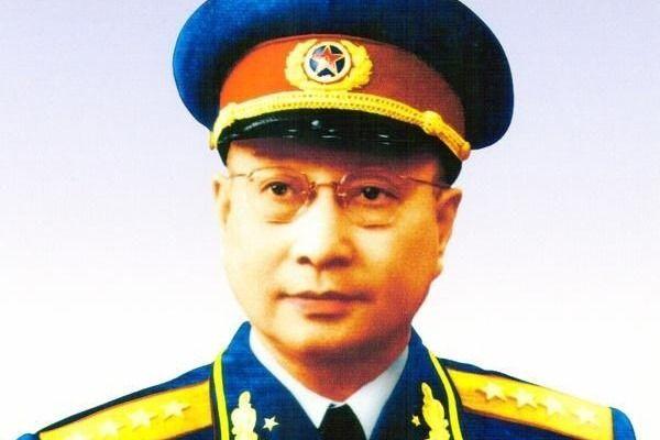 In 1976, Premier Zhou said to Luo Qingchang before his death: People ...