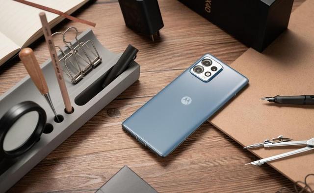 The four mobile phones released before New Year's Day all have a ...