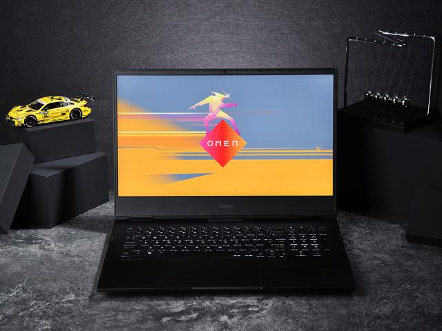 Eye-Closed Gaming Laptop - HP Shadow Elf 8Pro - iMedia