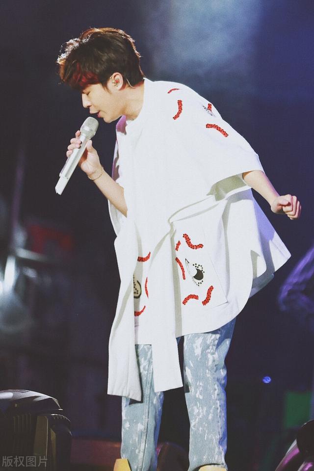 Wu Qingfeng in 1982 - iMedia