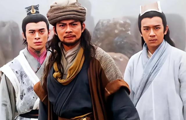 Murong Fu is as famous as Xiao Feng, why was Xiao Feng beaten up?Just read their nicknames and ...