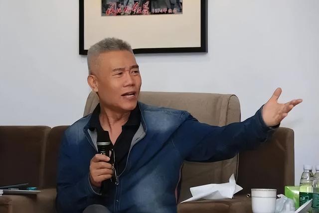 Actor Sima Nan began to move closer to Hu Xijin - iMedia